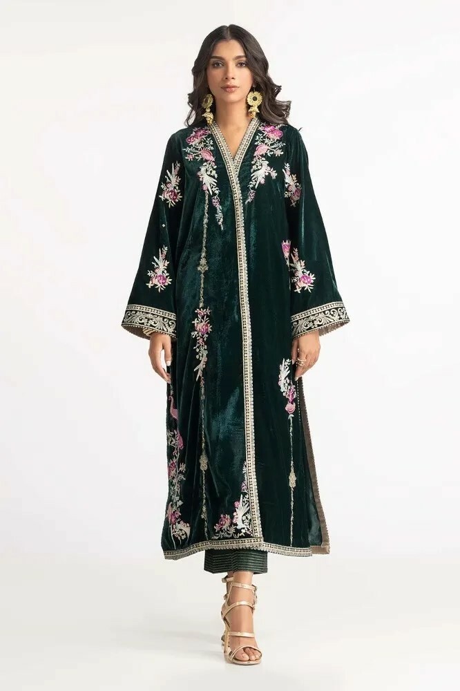 Draped in Velvet: Unveiling Ideas Ready-to-Wear Velvet Collection ...